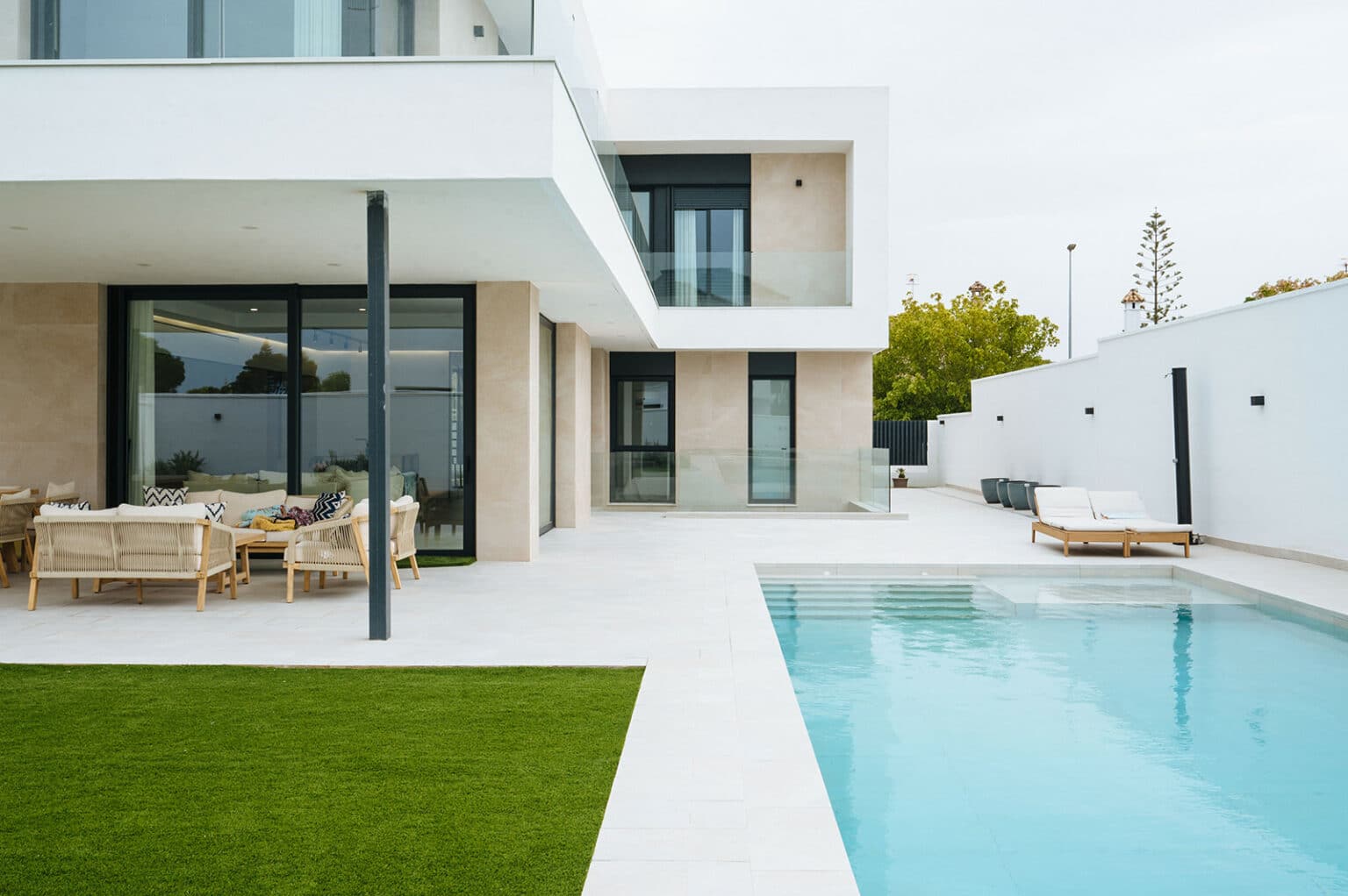 Instalación de piscinas, ¿cómo llevarla a cabo en viviendas nuevas y ...